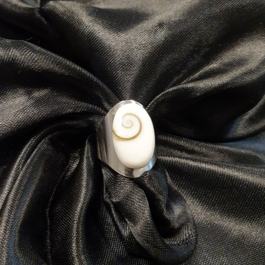 Shiva Shell 19mm Oval Ring – Crystal Cove